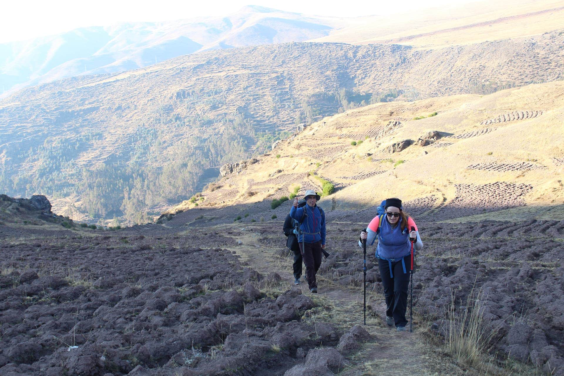 HIKING IN PERU: THE BEST HIKING POLES 2024 - Natourandes